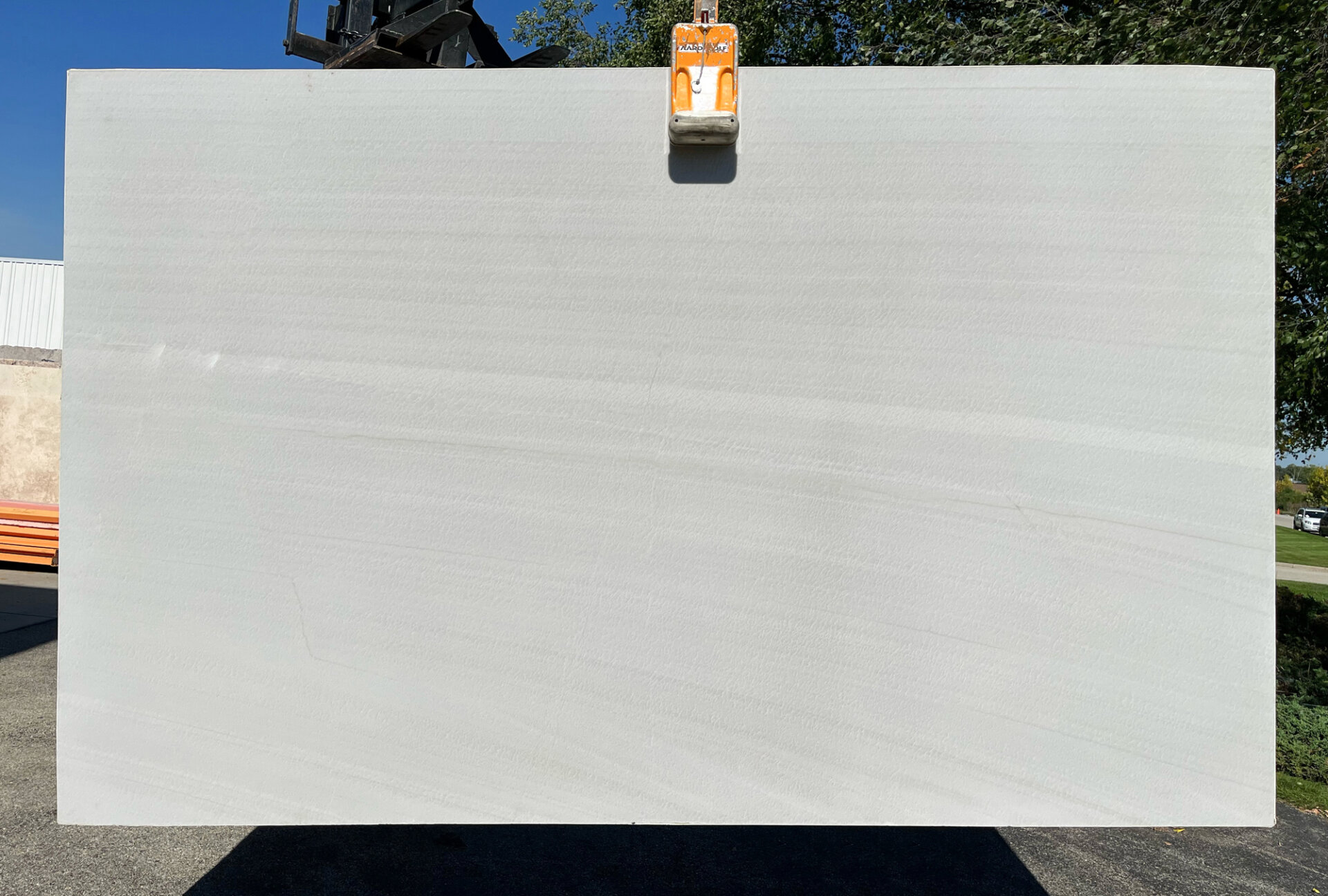 Bianco Angelus Slabs » Natural Stone » Chadwick's Surfaces