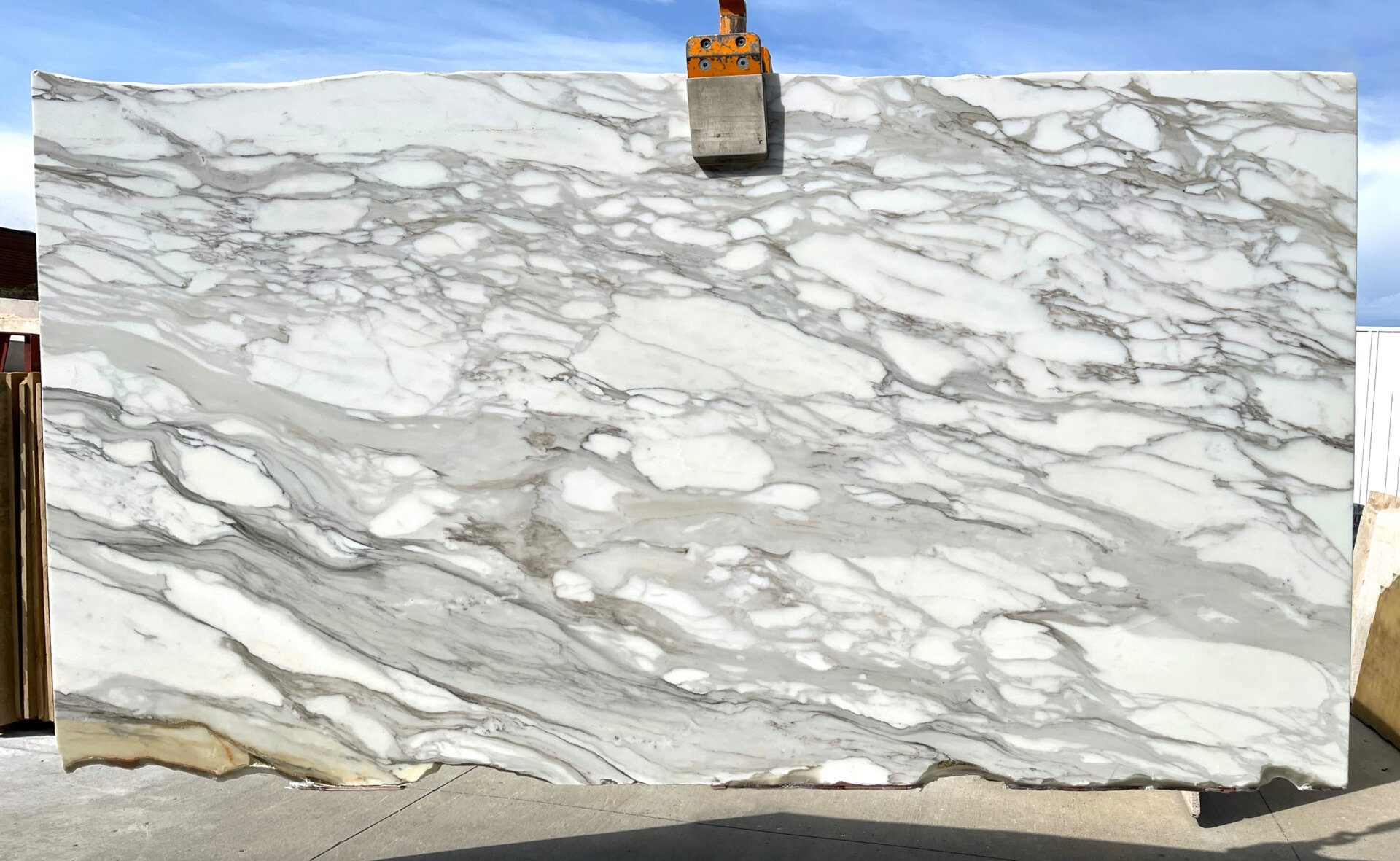 Calacatta Borghini IT Slabs » Natural Stone Slabs » Chadwick's Surfaces